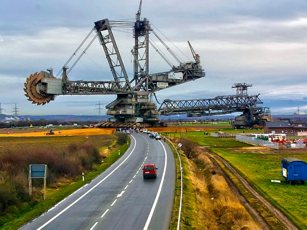 Gigantic German Excavator | The MarkoZen Blog